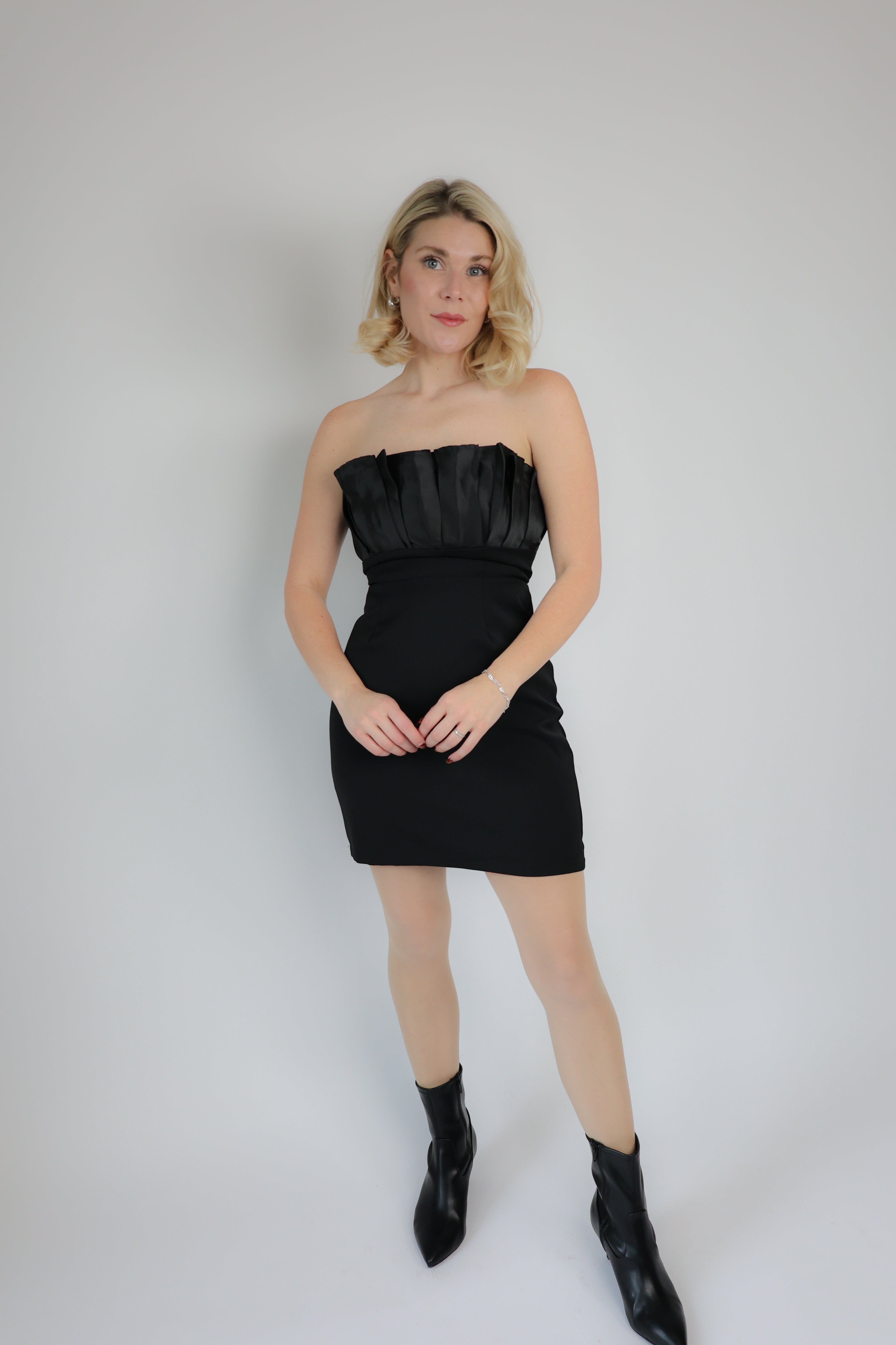 Dresses – La Robe Boutique